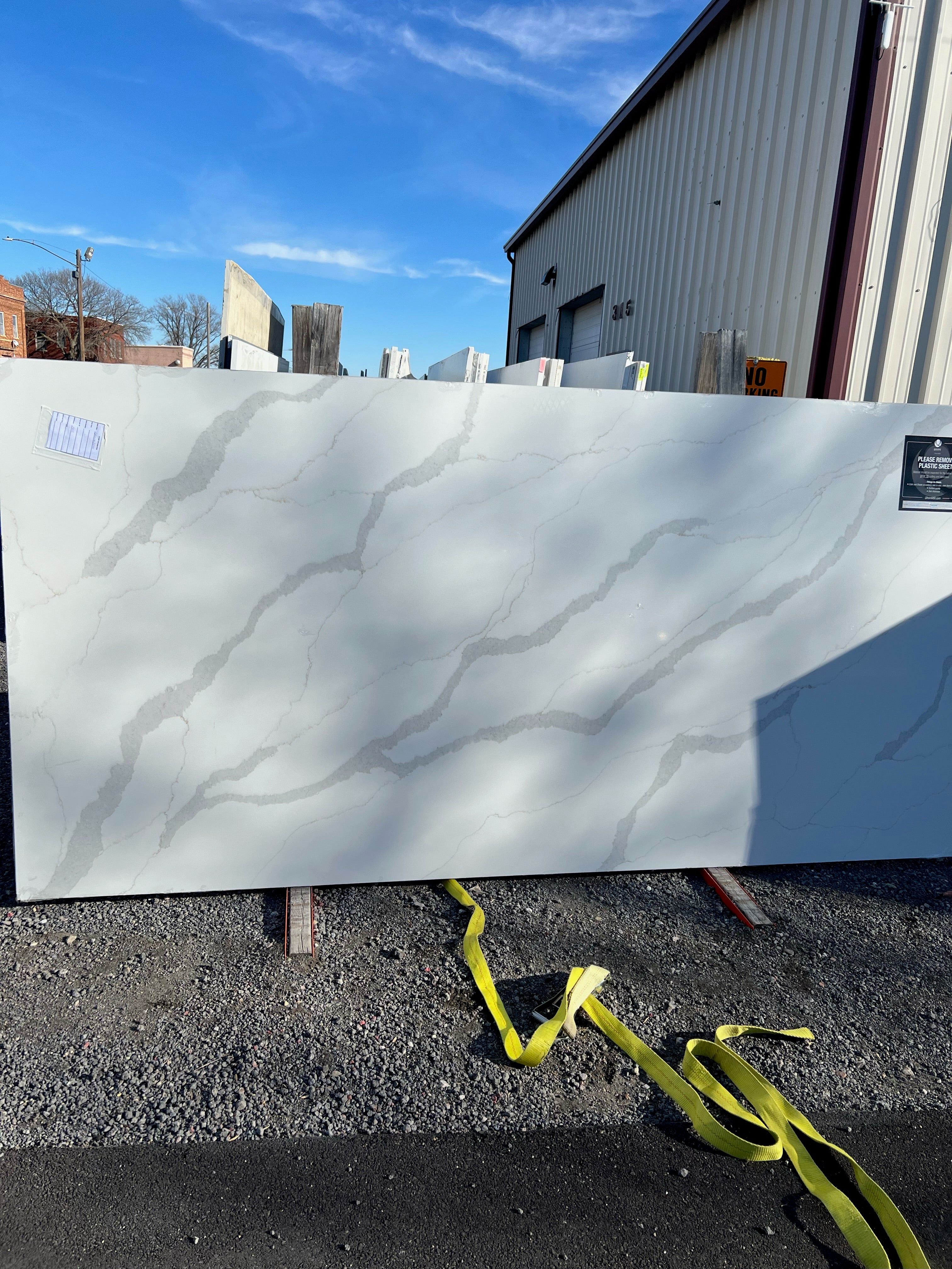 Calacatta Idillio (Rem) – Signature Stone